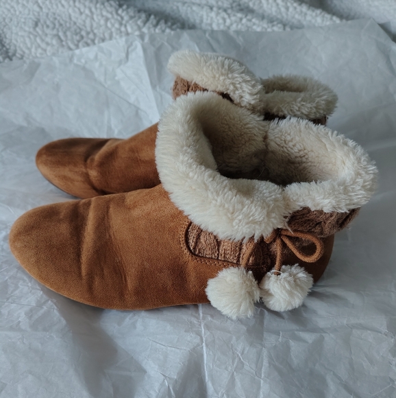 Airwalk | Shoes | Airwalk Womens Size 7 Tan Slipon Moccasinbooties With ...